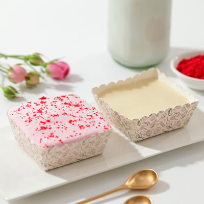 Buy/Send Blue Biscoff Berry Cheesecake Combo Online | IGP | JVS1407234