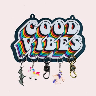 Buy/Send Good Vibes Key Holder Online | IGP | JVS1418216