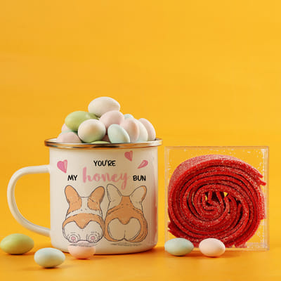 Buy/Send My Honey Bun Personalized Mug with Treats Online | IGP ...